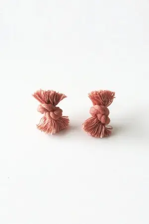 PRETTI.COOL Knot Earrings - Coral