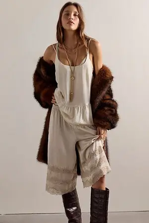 Free People Cloud Kiss Shorts - Tea