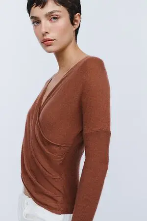 PILCRO 100% Cashmere Twist Sweater - Deep Red