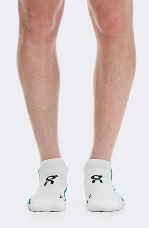 On Court Low Ankle Socks