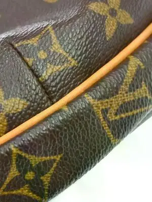 LOUIS VUITTON 2002 Monogram Croissant Shoulder Bag