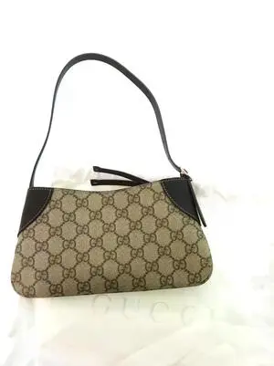 Gucci 2016-2026 Small Gg Supreme Emblem Shoulder Bag