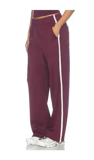 Beyond Yoga That Tracks Pant In Burgundy - Cabernet
