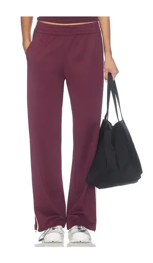 Beyond Yoga That Tracks Pant In Burgundy