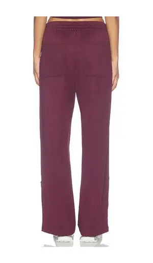 Beyond Yoga That Tracks Pant In Burgundy
