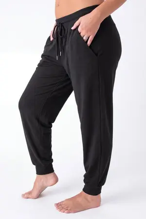 MENINA STEP Drawstring Fleece Jogger Pant - Black