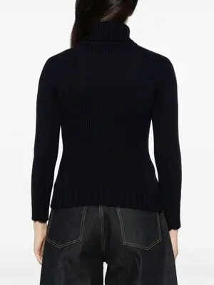 BASERANGE Long-sleeved Sweater