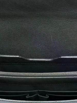 LOUIS VUITTON 2011 Taiga Neo Robusto 1 Briefcase Business Bag