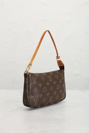 LOUIS VUITTON Monogram Pochette Accessoires Shoulder Bag