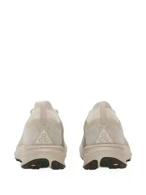Nike Pegasus Trail Gore-tex Sneakers