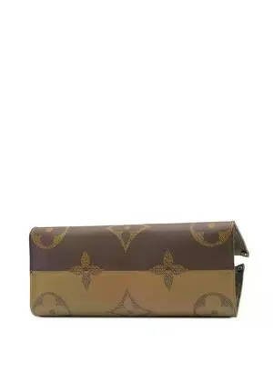 LOUIS VUITTON 2021-2026 Monogram Reverse Giant Onthego Mm Satchel