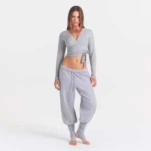 SKIMS Leg Warmer Sweatpant With Embossed Logo | Grey | | Cotton Fleece - Heather Grey