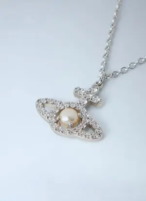VIVIENNE WESTWOOD Olympia Pearl Pendant