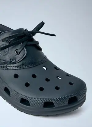 CROCS Classic Islander Sneakers