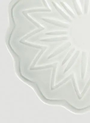Paula Canovas Del Vas Flower Plate
