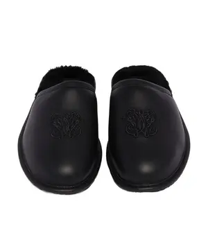 UGG All Gender Hotel Chavarria Slipper