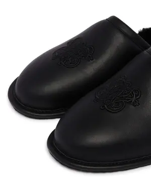 UGG All Gender Hotel Chavarria Slipper