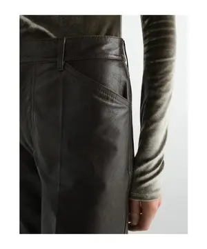 LEMAIRE Bermuda Shorts In Glossy Leather - Coffee