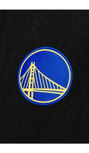 Barefoot Dreams X Nba Golden State Warriors Cozychic Robe In Black