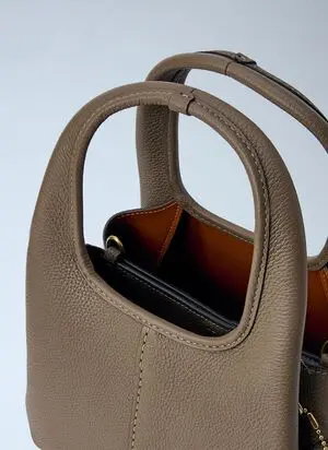 COACH Lana Shoulder Bag 23 - Brown