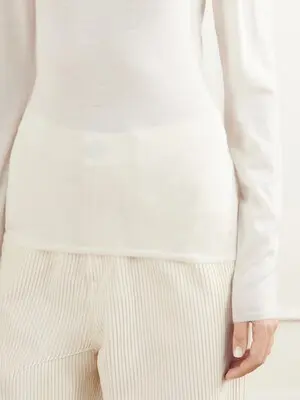 ALMADA Farra Cashmere Turtleneck Sweater