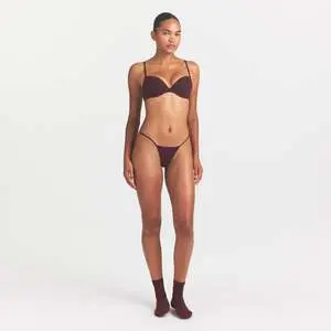 SKIMS T Shirt Bra | Red | | Everyday Cotton