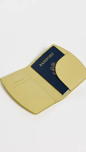 Cuyana Passport Cover