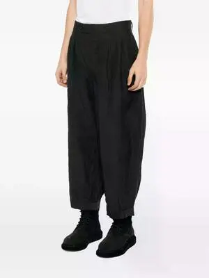 KLASICA Pleated-waist Cropped Trousers