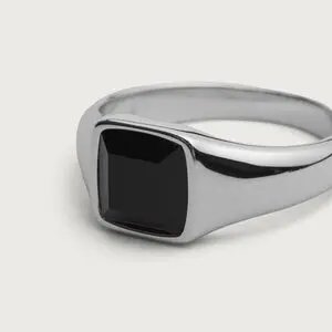 COMMON LINES Onyx Cushion Signet Ring