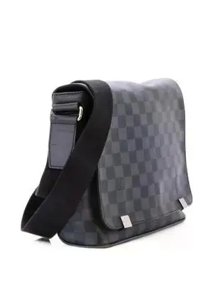 LOUIS VUITTON District Nm Messenger Bag Damier Graphite Pm Crossbody Bag