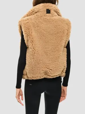Sam. Sherpa Vest