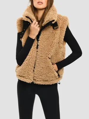 Sam. Sherpa Vest