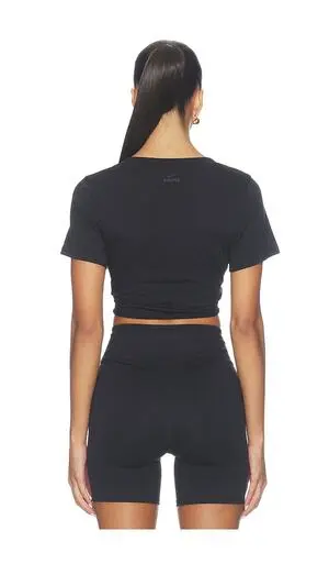 NIKESKIMS Crop Shortsleeve Top In Black
