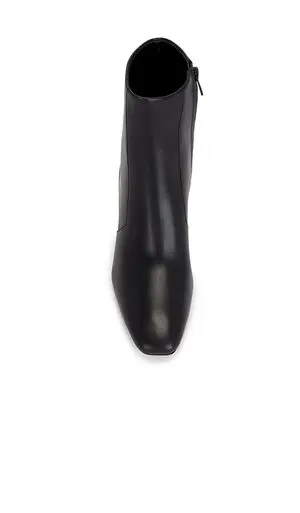 Vince Tegan Boot