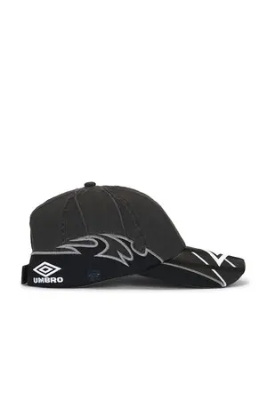UMBRO Goalkeeper Cap In Grey