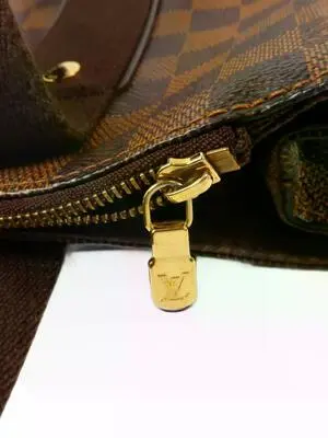 LOUIS VUITTON Beaubourg Damier Tote Bag