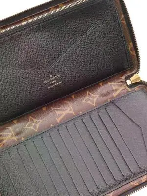 LOUIS VUITTON 2015 Retiro Monogram Travel Case