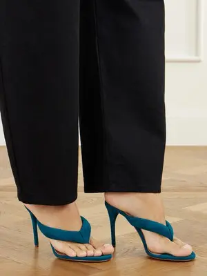 Alaïa 90 Suede Thong Sandals