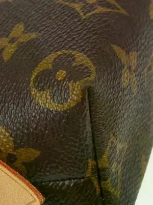 LOUIS VUITTON Pochette Monogram Make Up Bag