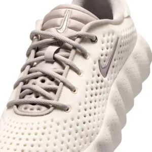 Nike Mind 002 Pregame Shoes