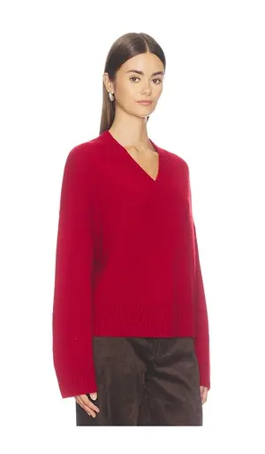 VIR VITA Filippa Cashmere V Neck Sweater In Red