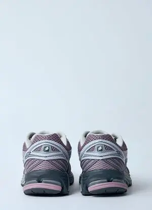 NEW BALANCE 860v2 Sneakers