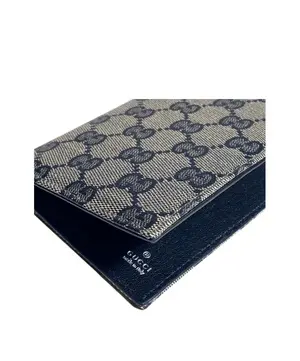 Gucci Essence Classic Passport Case