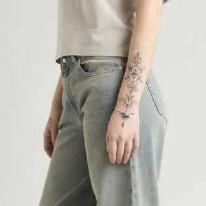 TWOJEYS Icon Clasp Bracelet