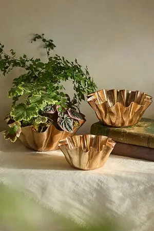 TERRAIN Metallic Ruffle Handkerchief Planter - Copper