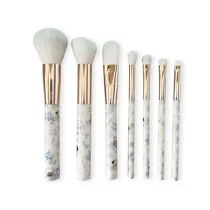 IMPRESSIONS VANITY Bt21 7-piece Makeup Brush Set