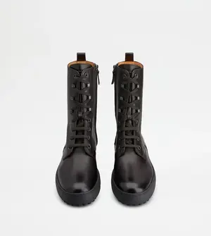 TOD'S Winter Gommino Ankle Boots In Leather