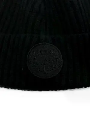 Canada Goose Logo-patch Ribbed Beanie Hat - Black