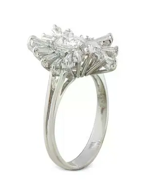 LB EXCLUSIVE Diamond Pear-cut Ring