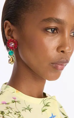 Oscar De La Renta Daisy Bouquet Earrings